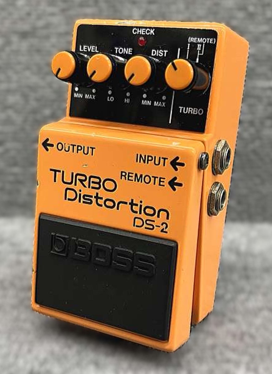 BOSS DS-2レビュー：音楽の歴史を語る伝説のディストーションペダル | The Harder They Come